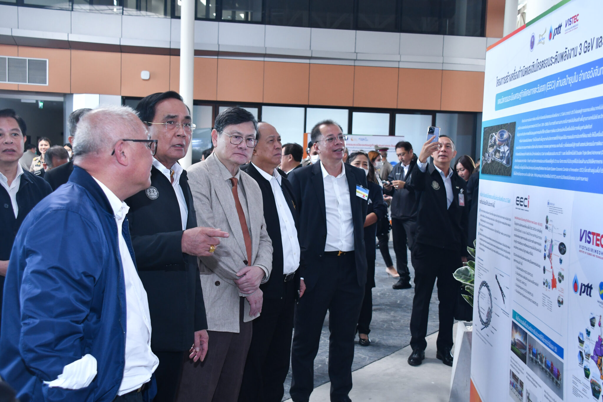 นายกรัฐมนตรี ลงพื้นที่ตรวจความคืบหน้าการดำเนินงานเมืองนวัตกรรม EECi ...