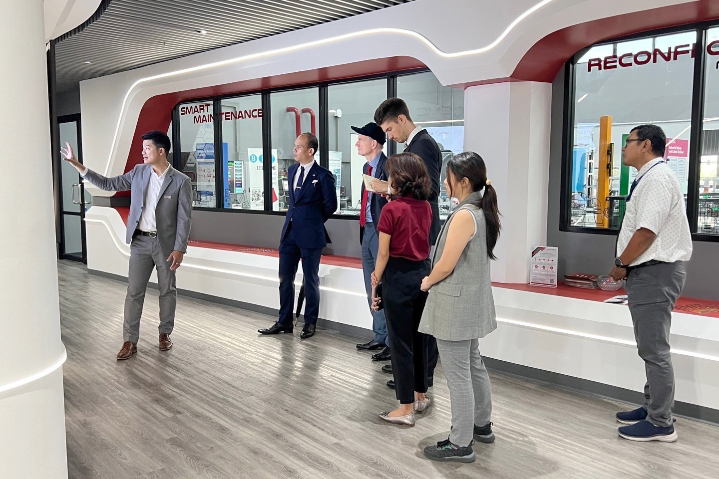 คณะผู้แทนสถานเอกอัครราชทูตสหพันธ์สาธารณรัฐเยอรมนี ประจำประเทศไทย ลงพื้นที่เยี่ยมชมสำนักงานใหญ่ ...