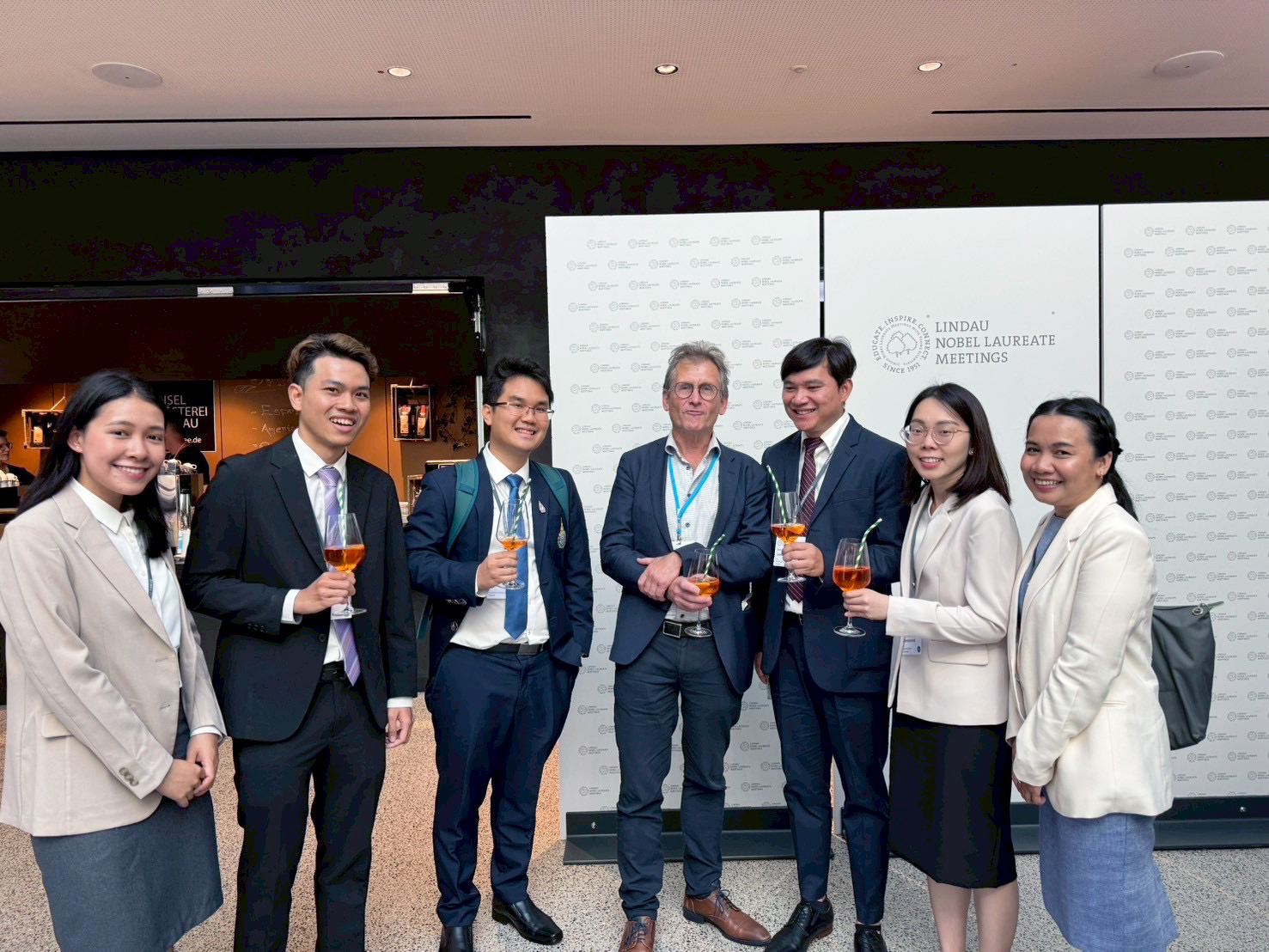 สมเด็จพระกนิษฐาธิราชเจ้า กรมสมเด็จพระเทพรัตนราชสุดา ฯ สยามบรม