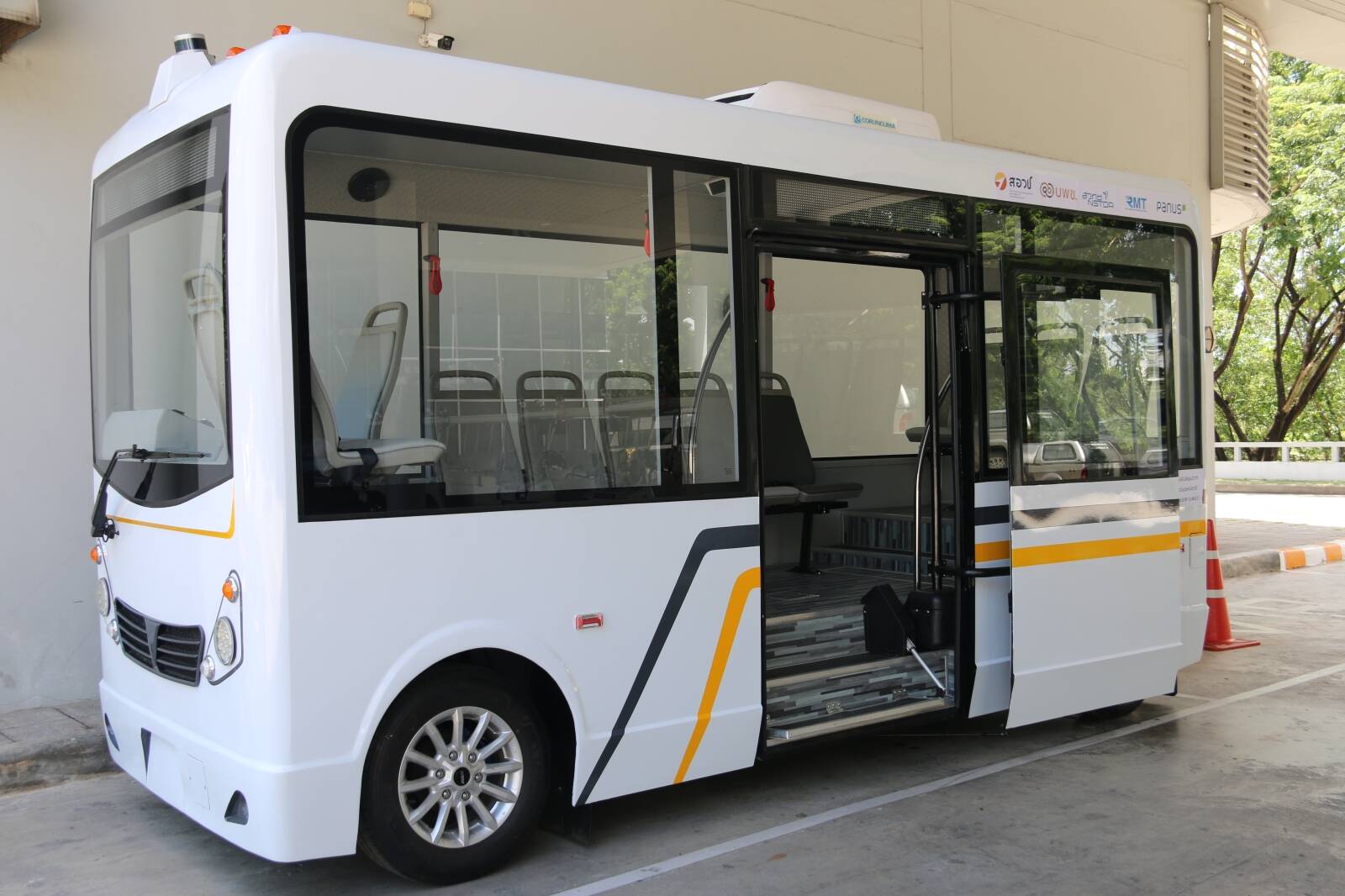 Seminar Explores Advancements in Connected Autonomous Vehicles at 10th ...