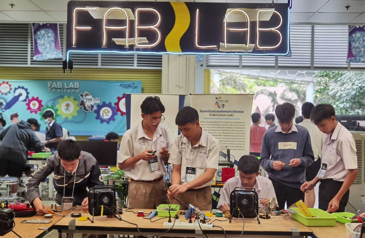 NSTDA Micro-Mouse Contest สนามประลองสมองของหุ่นยนต์นักเดินเขาวงกต ...