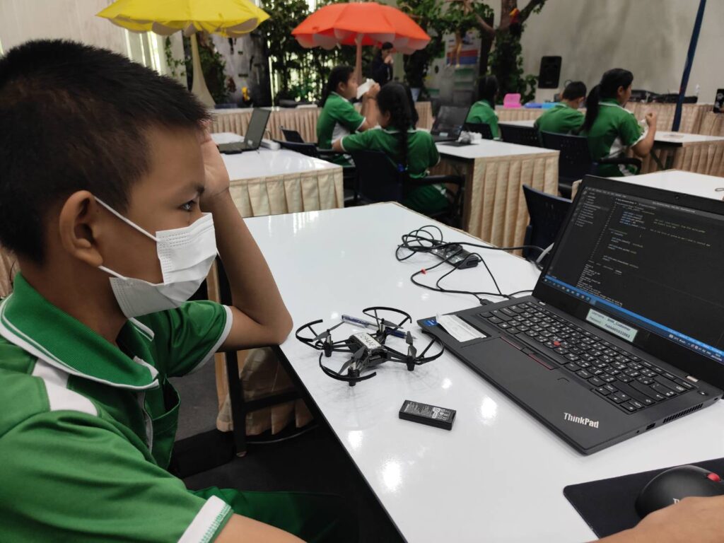 66-ค่ายหนึ่งวัน อบรม “Coding with Drones” สำหรับนักเรียนประถมศึกษา ...